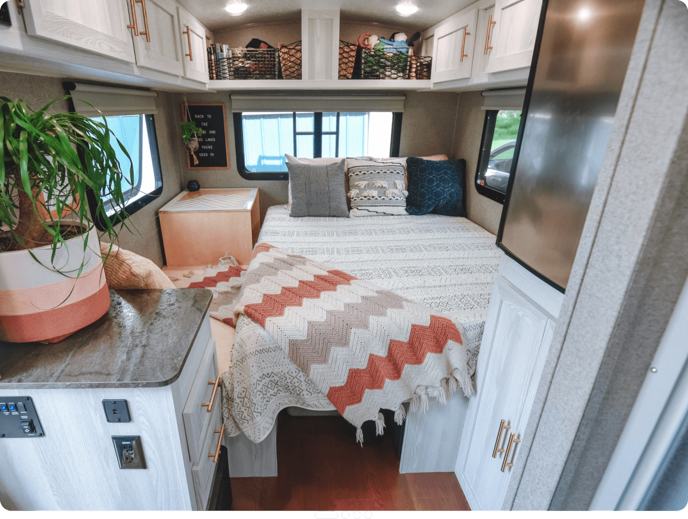 Online RV Insurance Quotes - Motorhomes & Trailers | Roamly